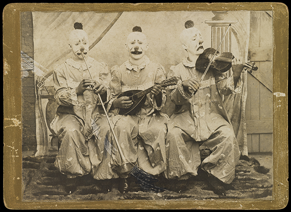 Writers in London in the 1890s: Victorian Clowns and Clowning