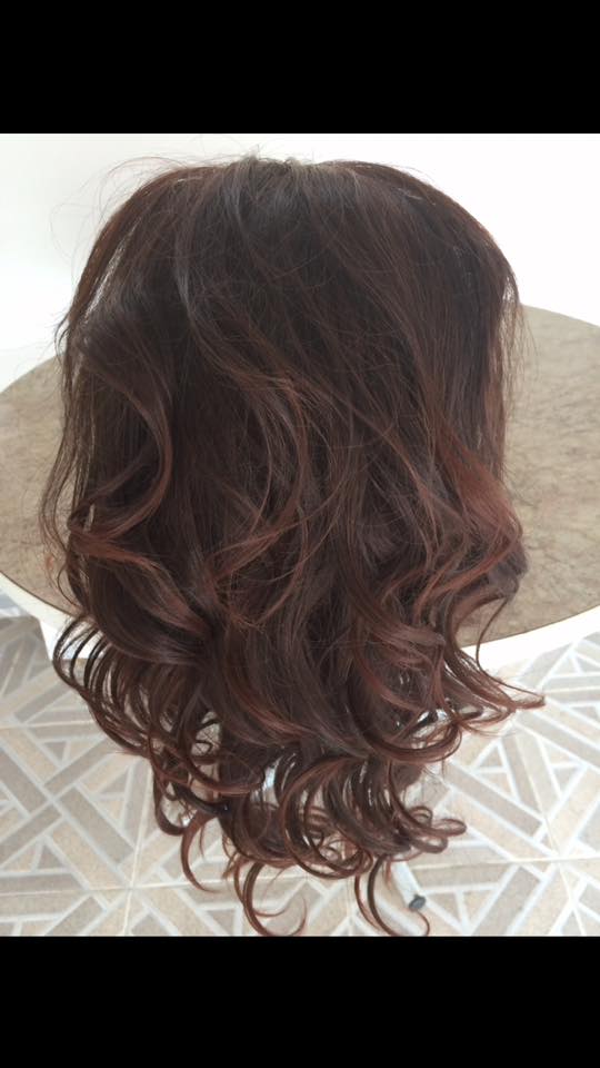 AVALONS CORPORATION: PERUCA CASTANHA, MÉDIA EM FIBRA IMPORTADA FRONT LACE