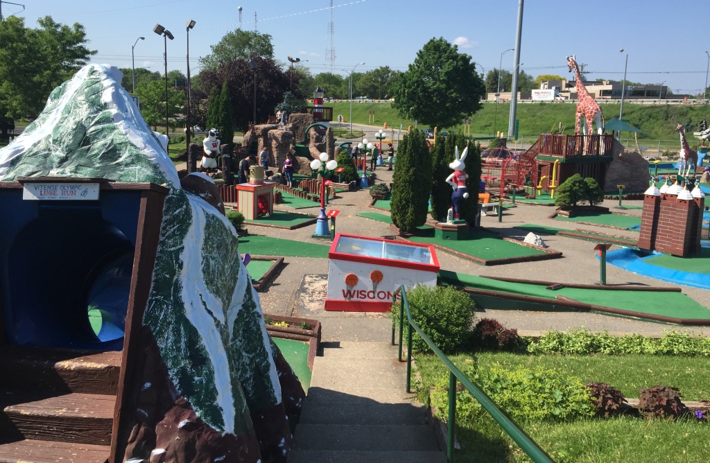 The Ham and Egger Files: Mark Swain Minigolfing in the USA Part 2