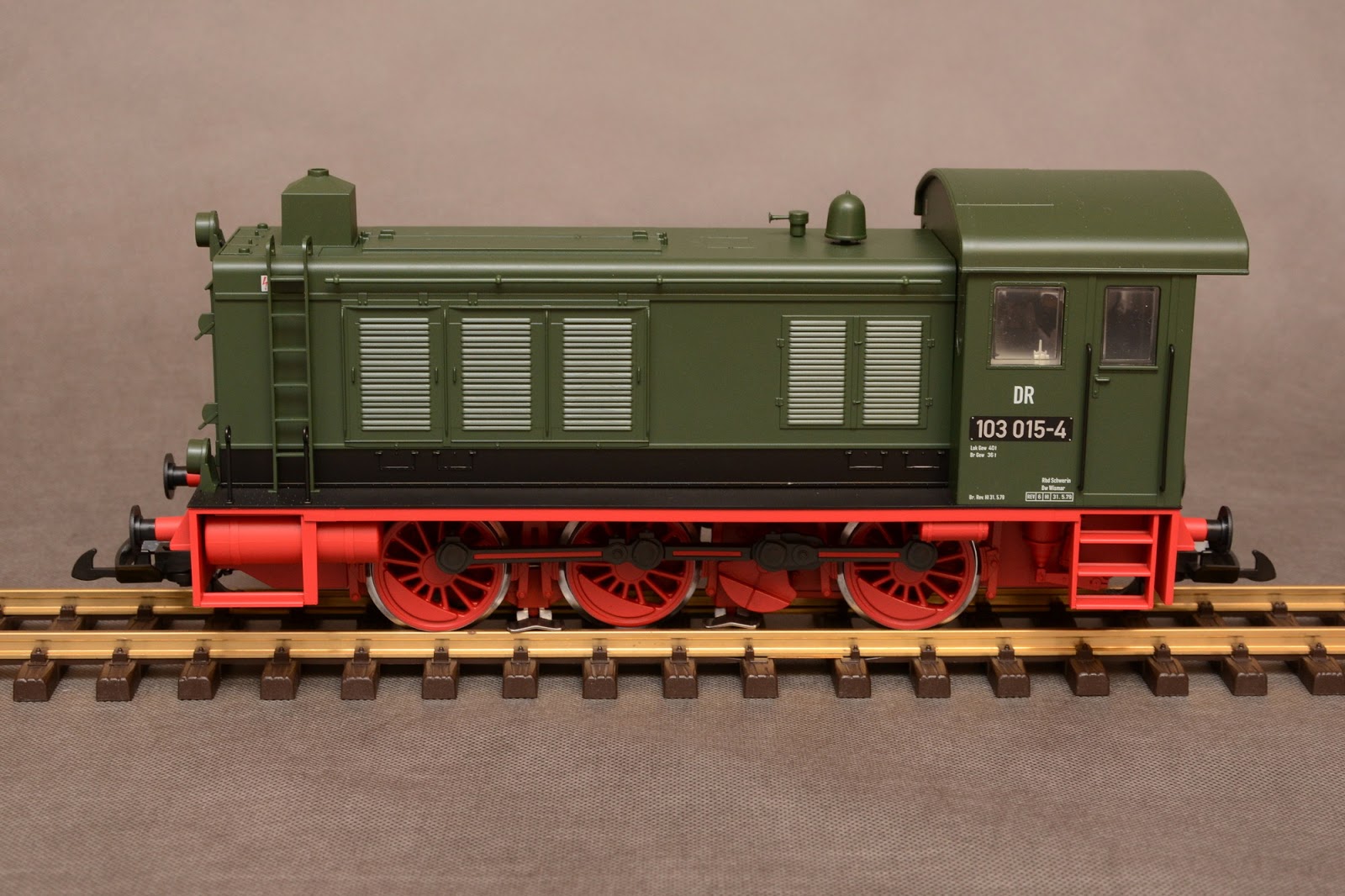 My Miniature Worlds: Piko 37531, G-scale V36 diesel locomotive