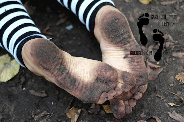 Barefoot Gothic Horror [Monthly Discount $10,05]