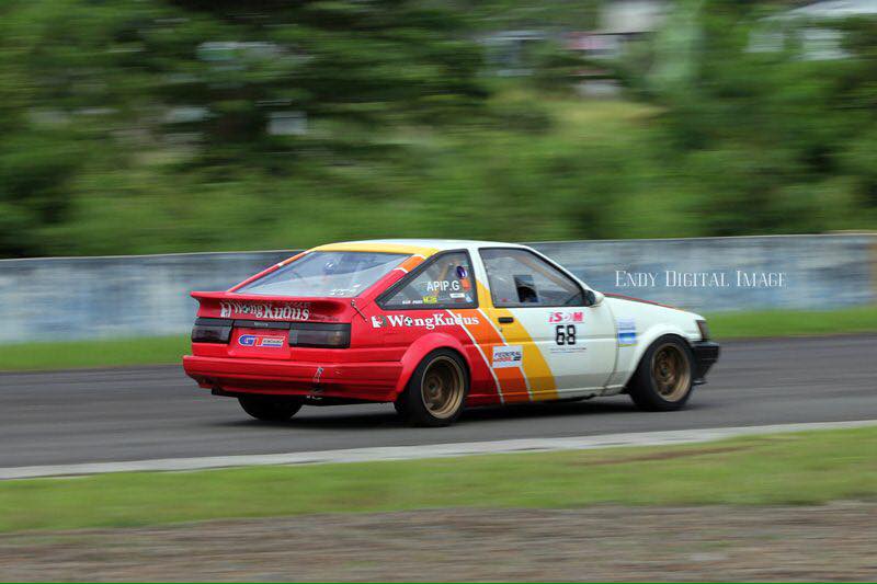 MUSCLE CAR COLLECTION : Retro Car Toyota Corolla Levin (AE86)