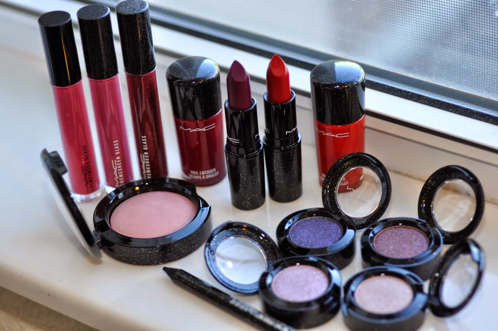 MAC Holiday 2014: Heirloom Mix Lipsticks in Rebel, Sparks of Romance ...