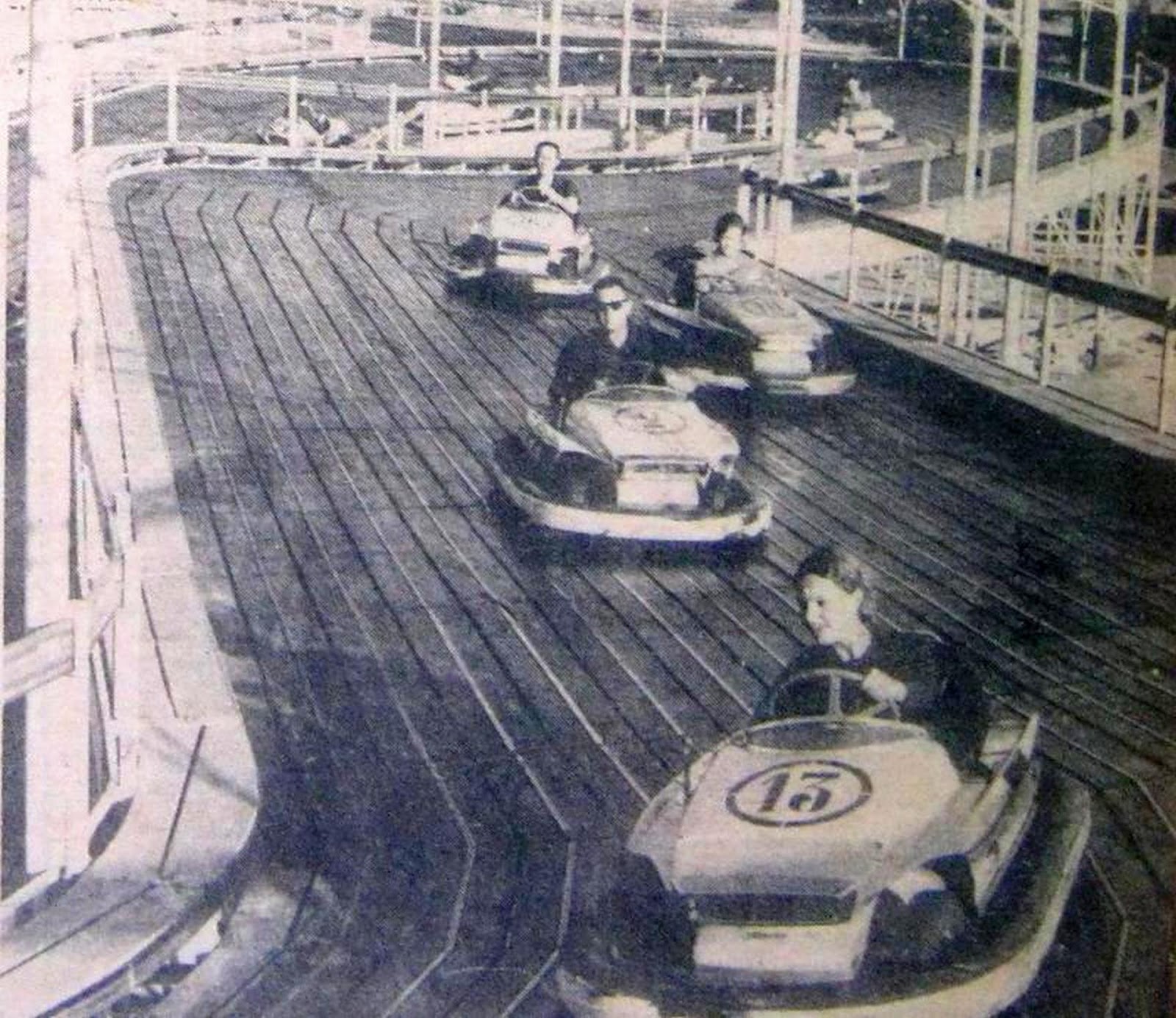 NIGHTWALKER: JUEGOS PARQUE RODO AYER Y HOY