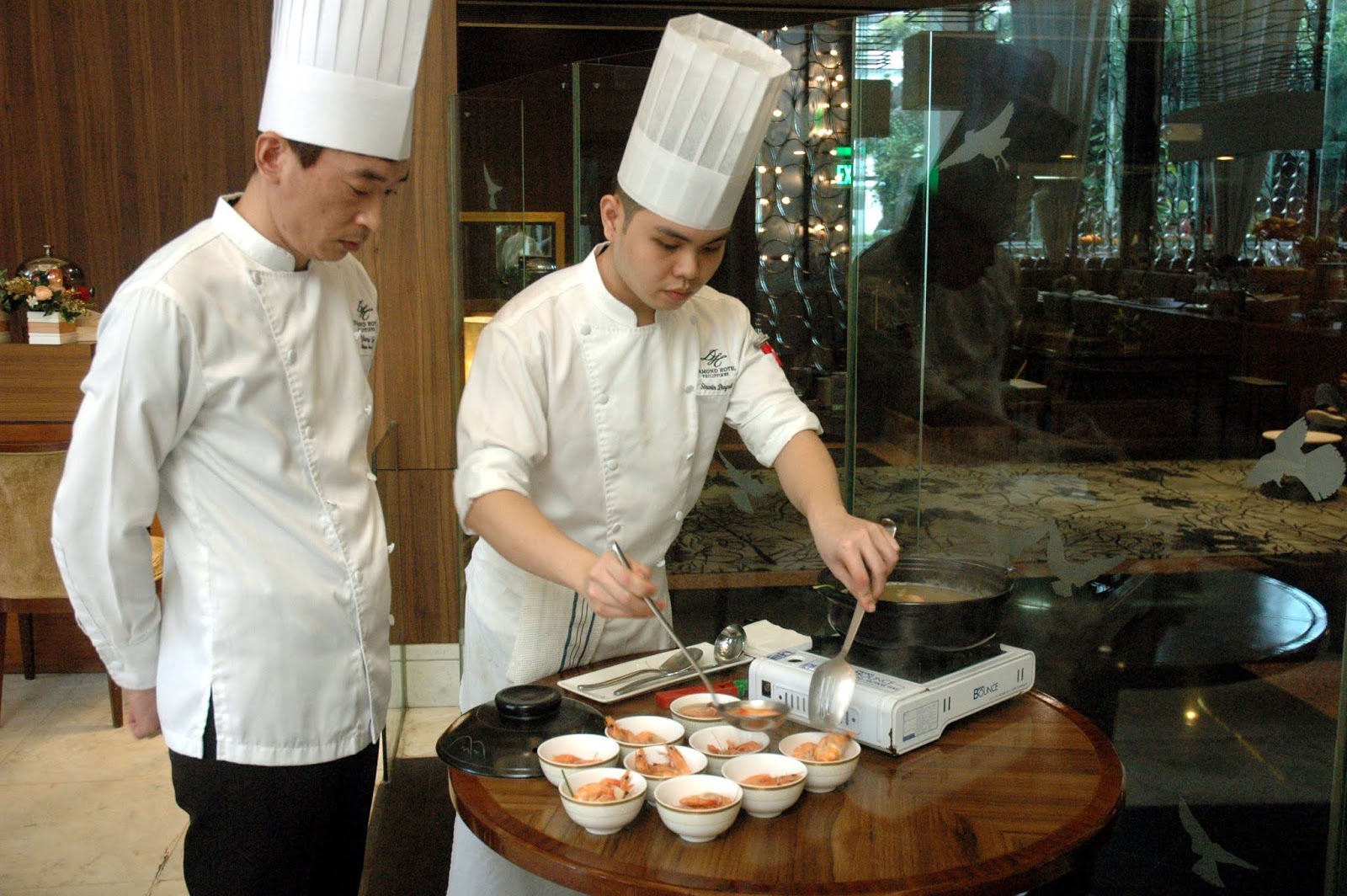 DUDE FOR FOOD: A Chinese Lauriat at Diamond Hotel's Corniche