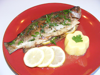 Pastrav la cuptor in sos de vin alb | Preparatedevis.ro