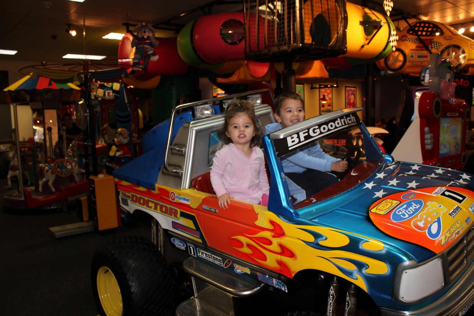 The Luhring Life: Chuck E. Cheese's