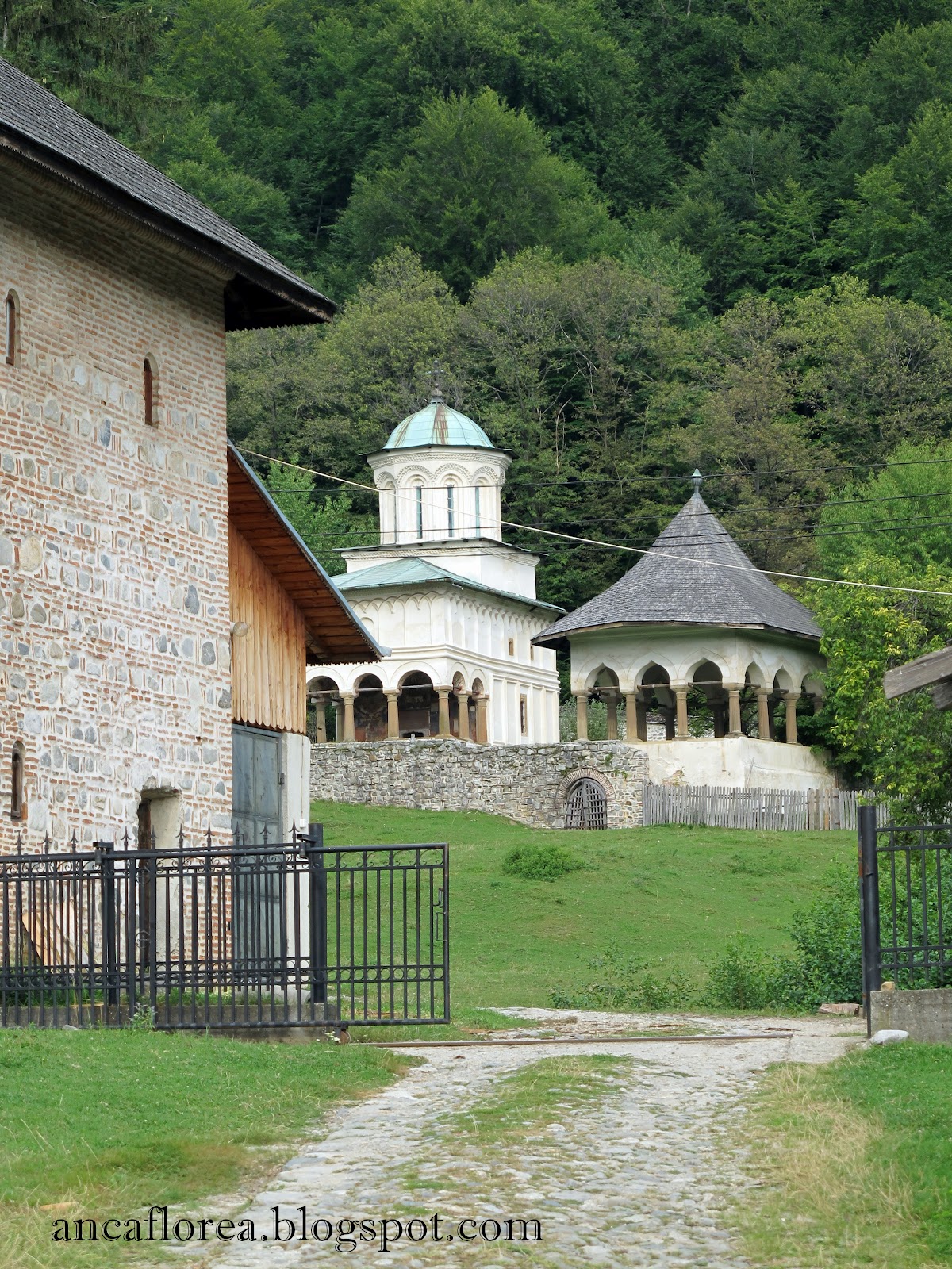 destinatiidevacanta.blogspot.com: Mănăstirea Horezu (Hurezi)