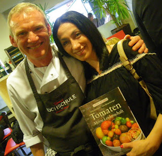 auswärts essen regensburg: Tom Rosenberger schmeißt eine Party