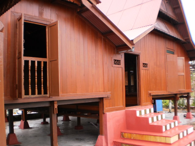 fairusmamat.com: RUMAH TRADISIONAL MELAKA @ KAMPUNG ALAI