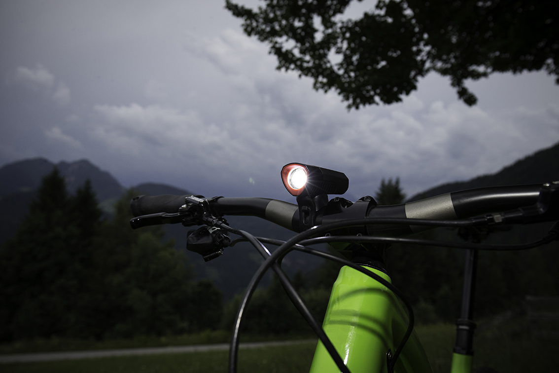 Sigma Buster 300, el nuevo faro de la marca alemana ~ Ultimate Bikes ...