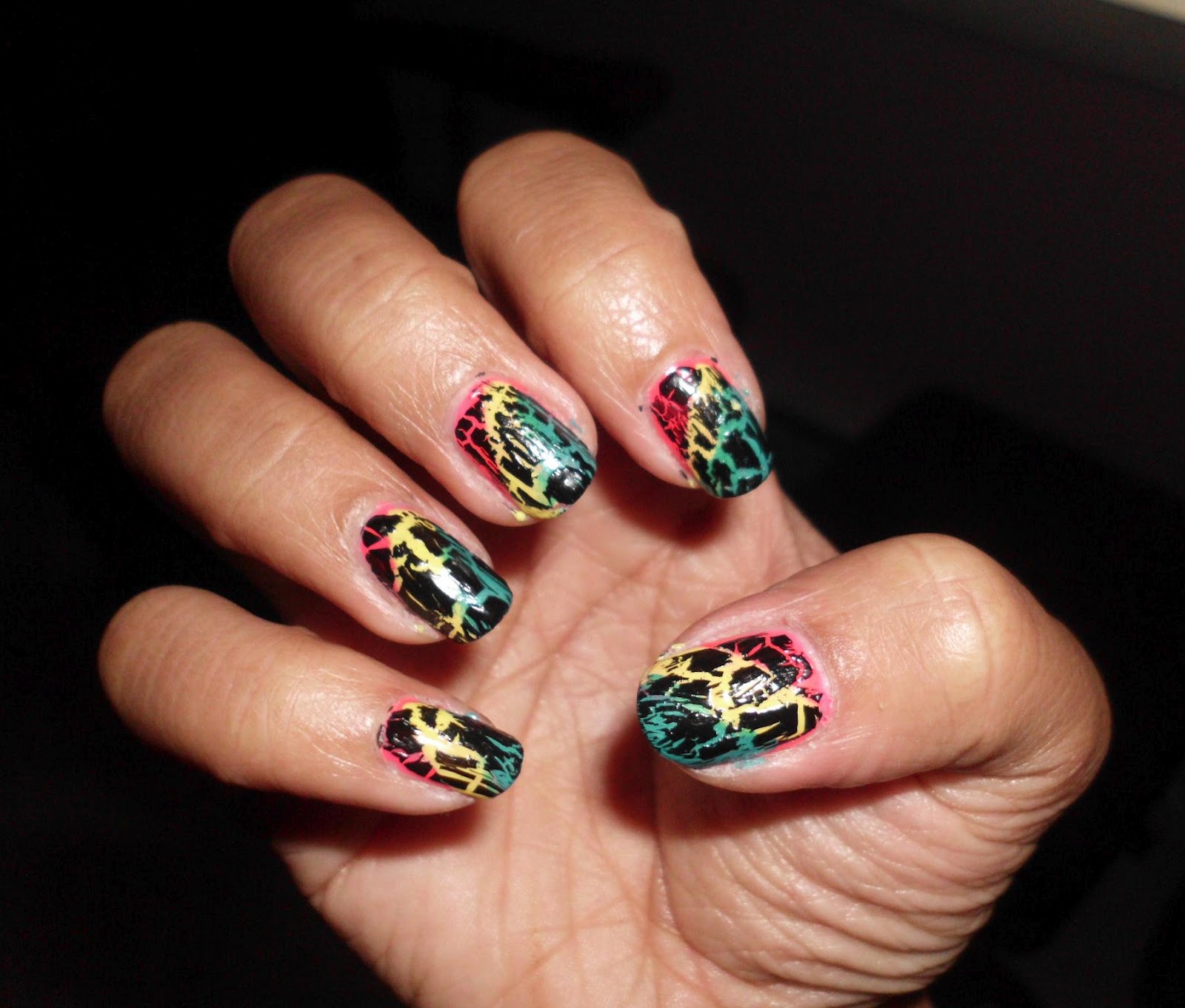 Lynn Lynn's Happiness and Pleasure: My rasta nails :)