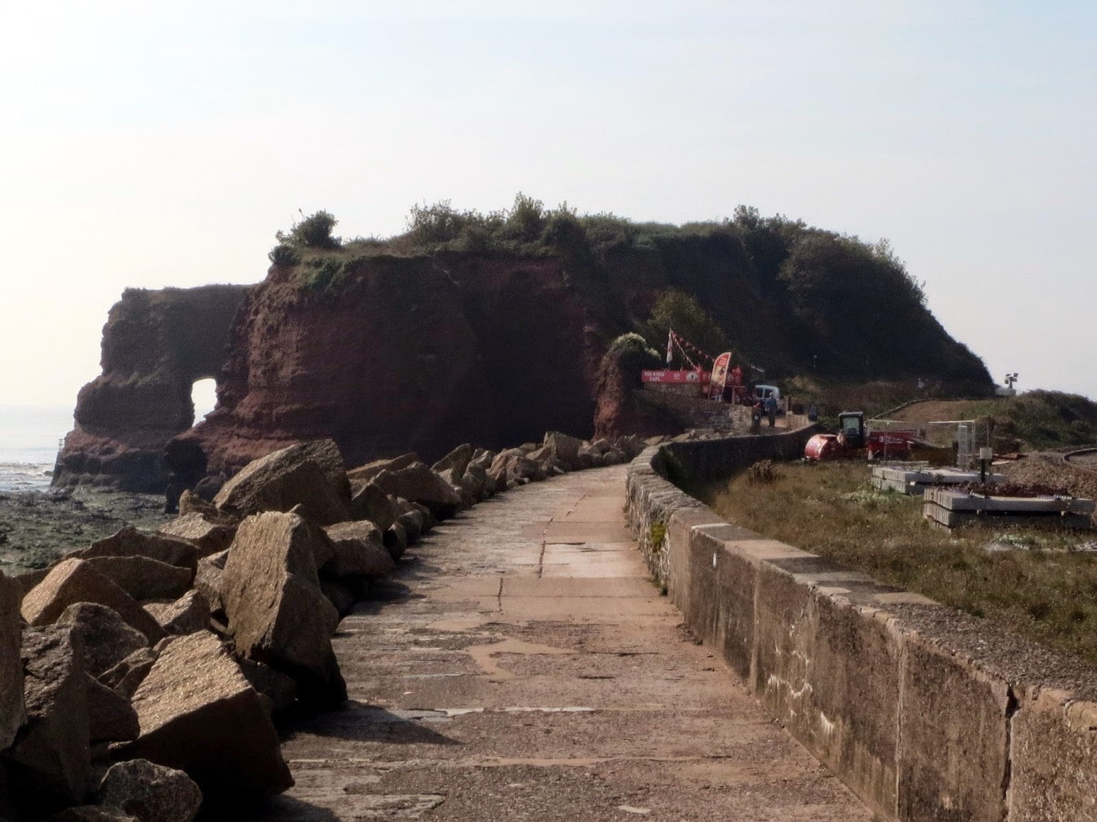 JSBlog - Journal of a Southern Bookreader: Langstone Rock - live visit