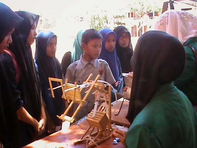 Gule Rampoe (Campur-Campur): Kegiatan Promosi Pendidikan Fisika ...