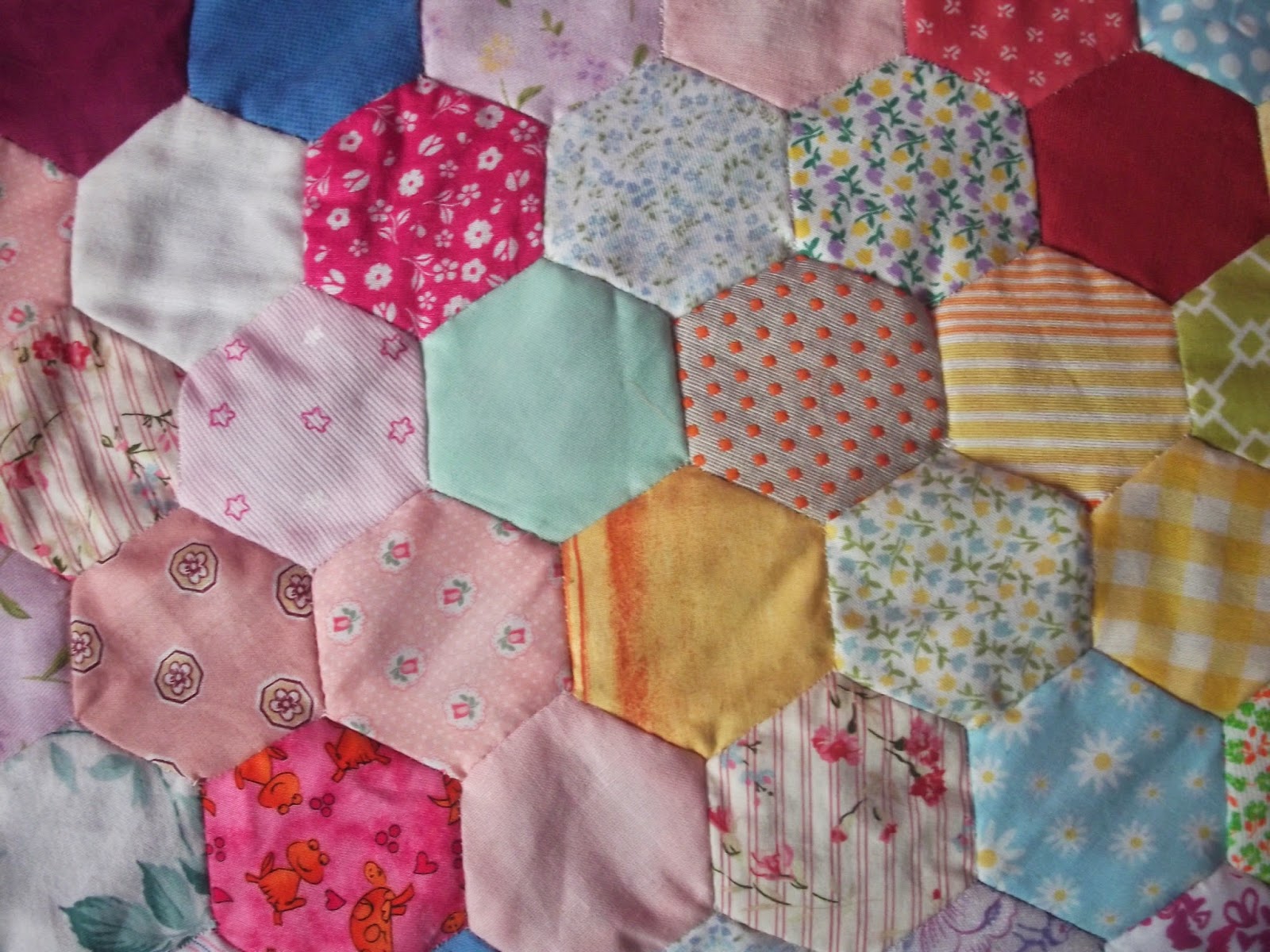 COSAS DE CARI: COLCHA DE HEXAGONOS DE PATCHWORK