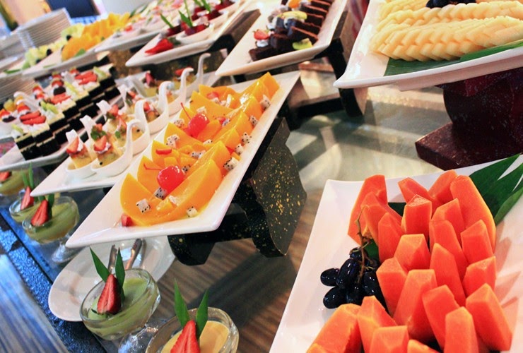 Half Price: Weekend Theme Buffet Dinner @ The Buzz, Première Hotel ...