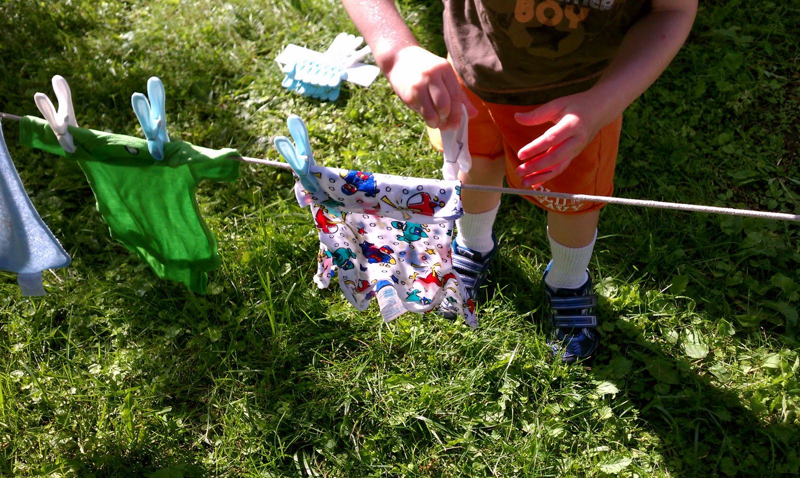 Lesson Plans to Pots and Pans: Montessori Monday: Washing Clothes ...