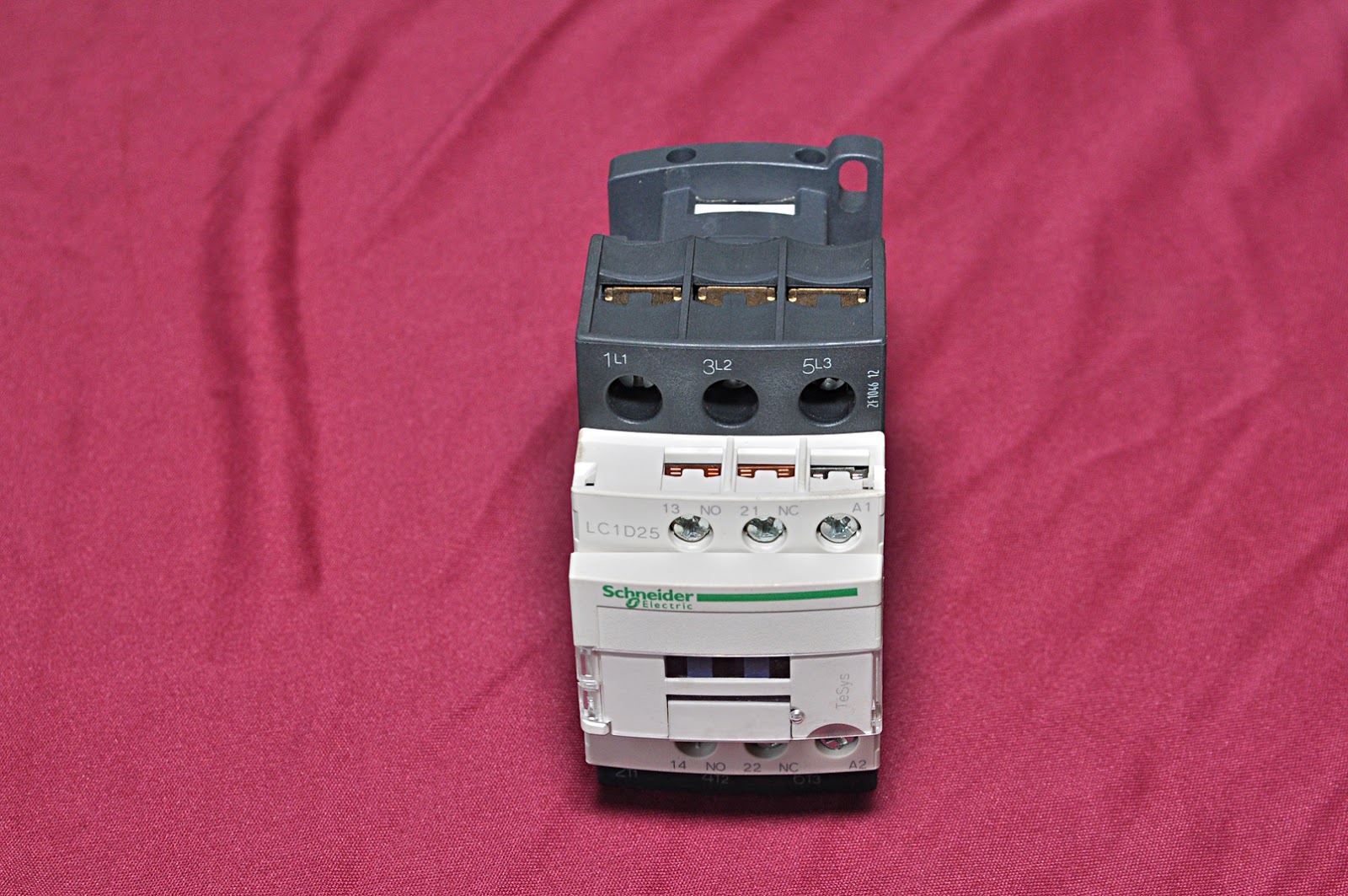 SCHNEIDER ELECTRIC LC1D25 CONTACTOR - Aeliya Marine