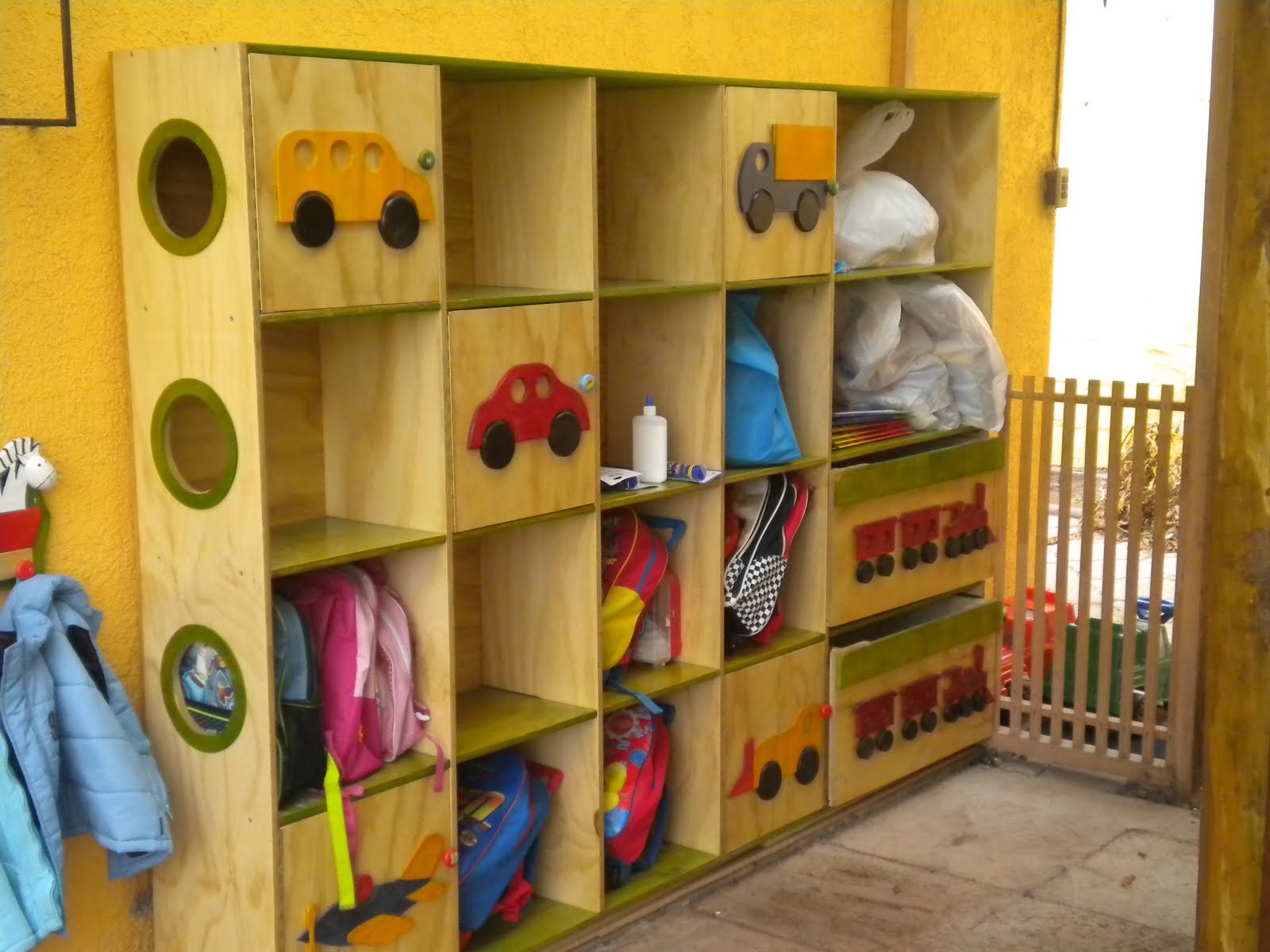 planeta-aserrín: Mueble para las mochilas