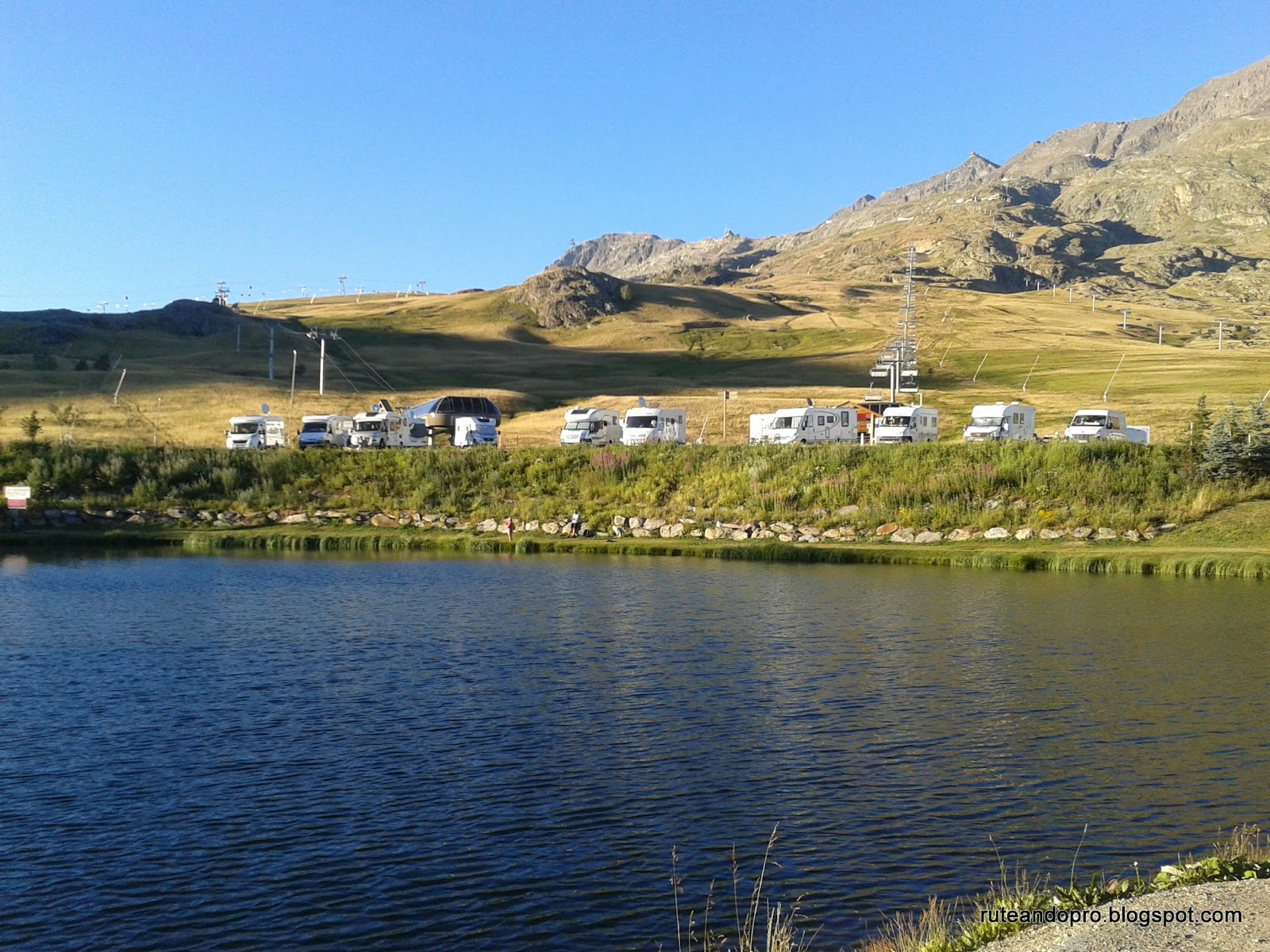 Nuestros viajes en Autocaravana: ALPE D'HUEZ, CHAMONIX, ANNECY ...