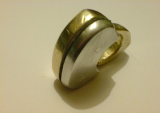 WeaponCollector's Knuckle Duster and Weapon Blog: Small One Finger ...