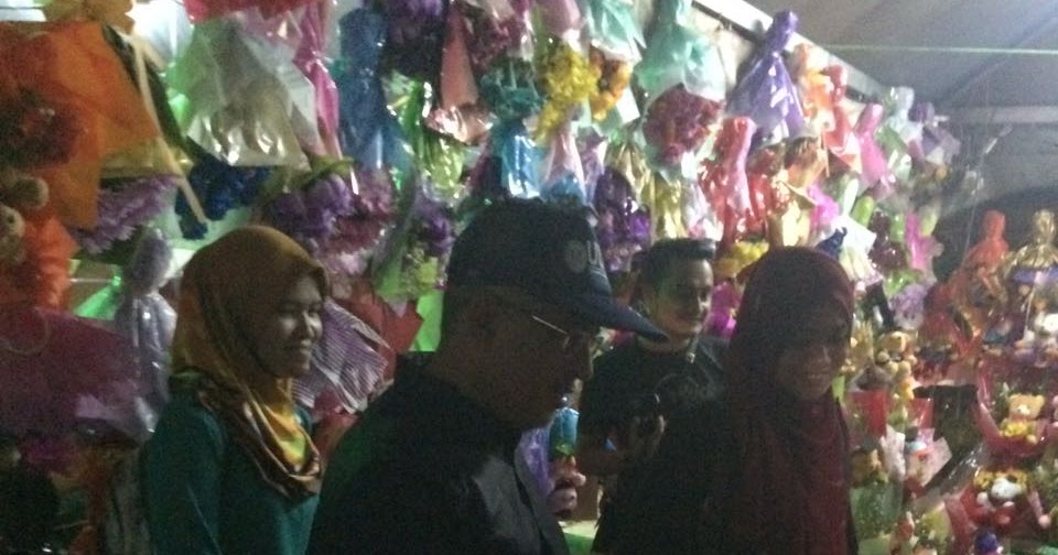 Konvokesyen - Bunga dan Cenderamata: Lawatan ke gerai kami di tapak ...