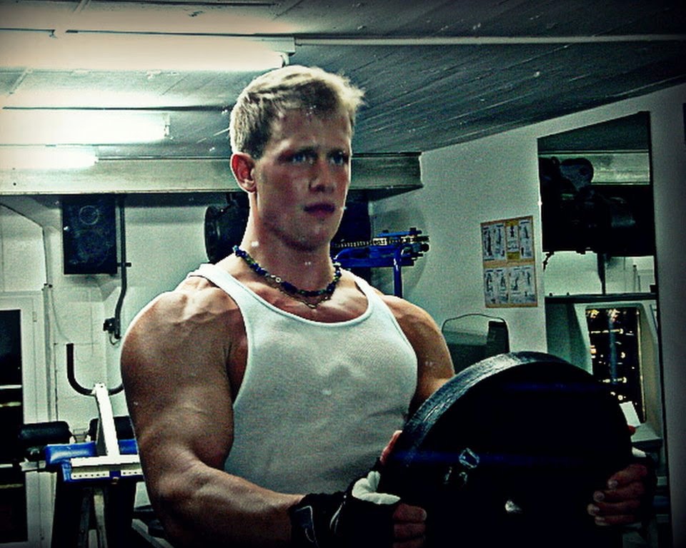 the beauty of male muscle: Lars