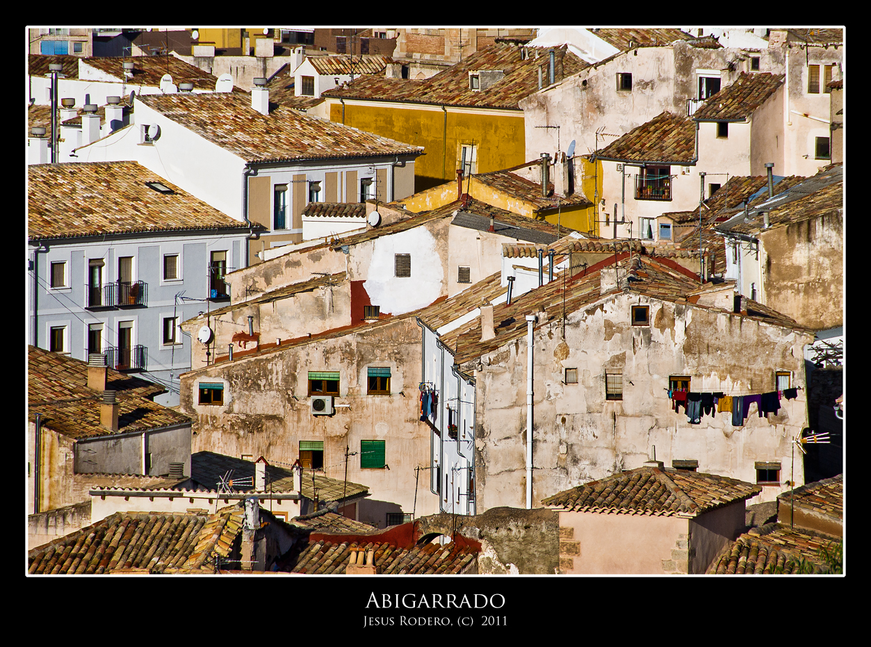 ESPERANDO A LA LLUVIA...: ABIGARRADO