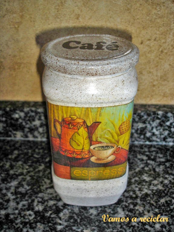 Bote para el café con decoupage |Enganchada al reciclaje