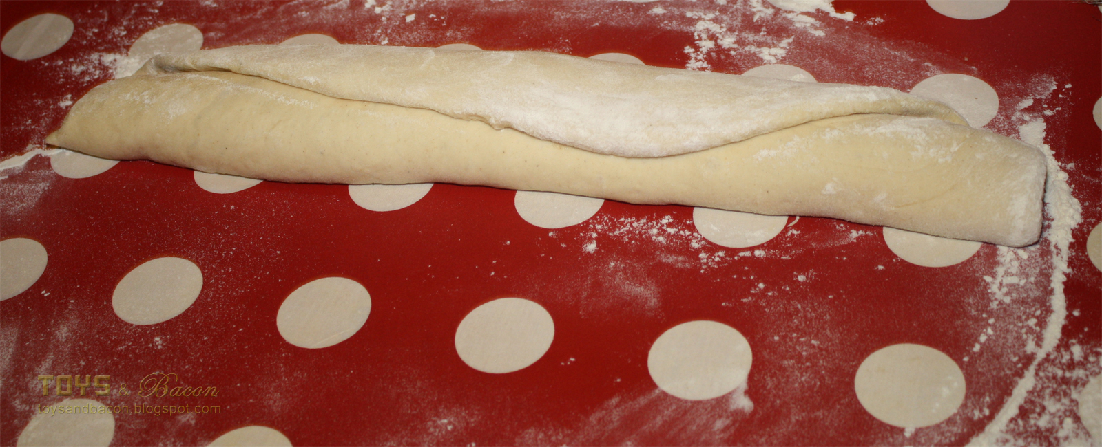 Toys and Bacon: How to make Skyrim Sweet Rolls