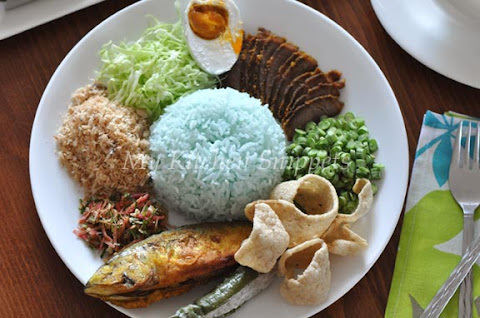My Kitchen Snippets: Nasi Kerabu - Kelantan Dish 1