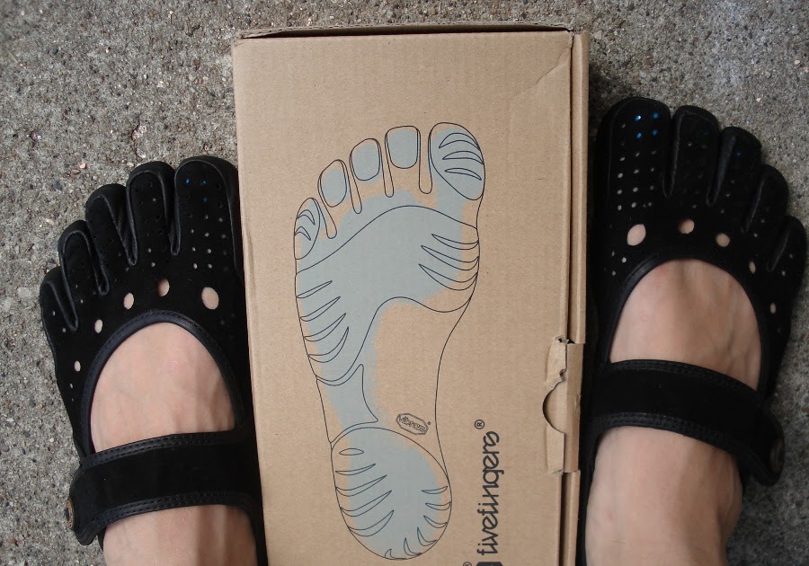 Barefoot Angie Bee: Vibrams Five Finger Performa Jane review