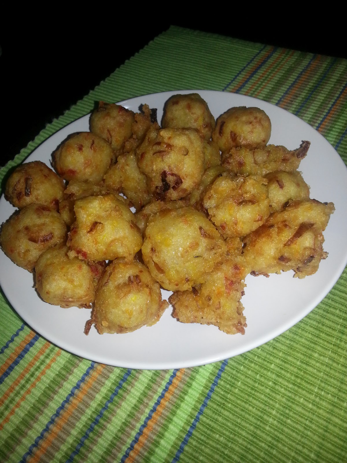 Cucur Bilis .. Ikan Sambal Kicap .. Ayam Goreng ~ Dari Jari Jari Halusku