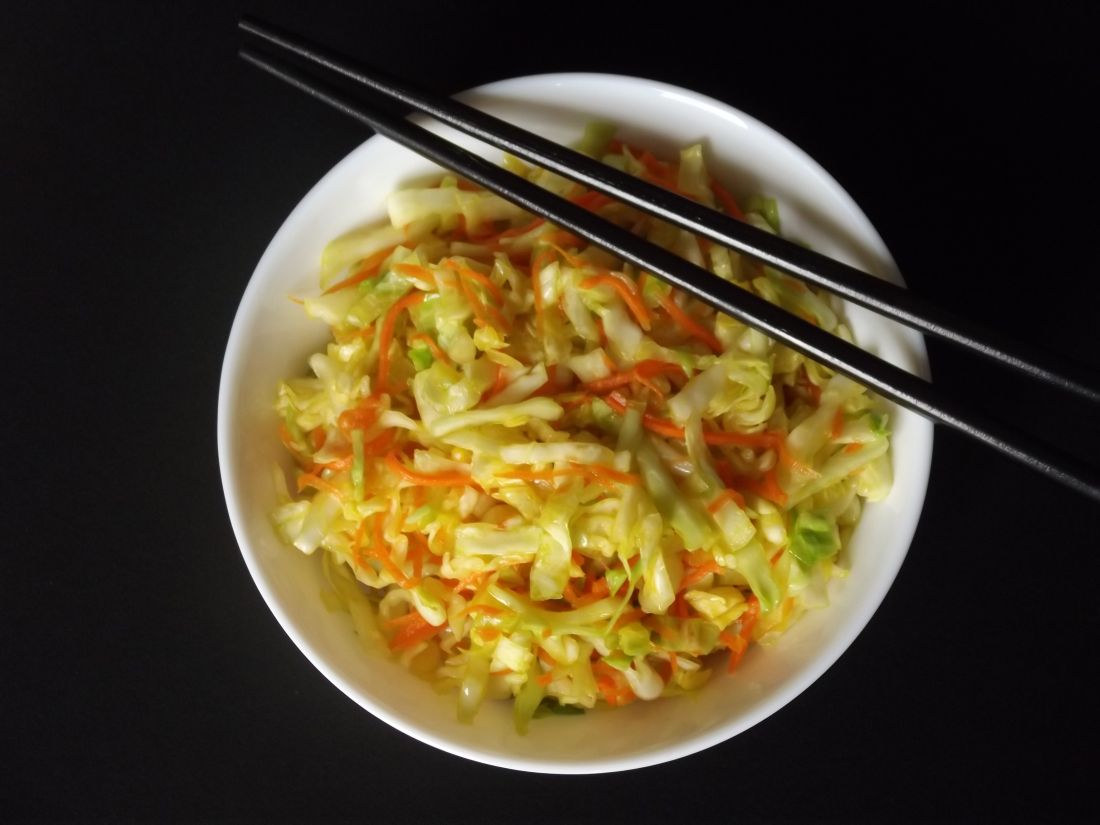 Trzeci Talerz: Surówka z czerwonej kapusty po koreańsku