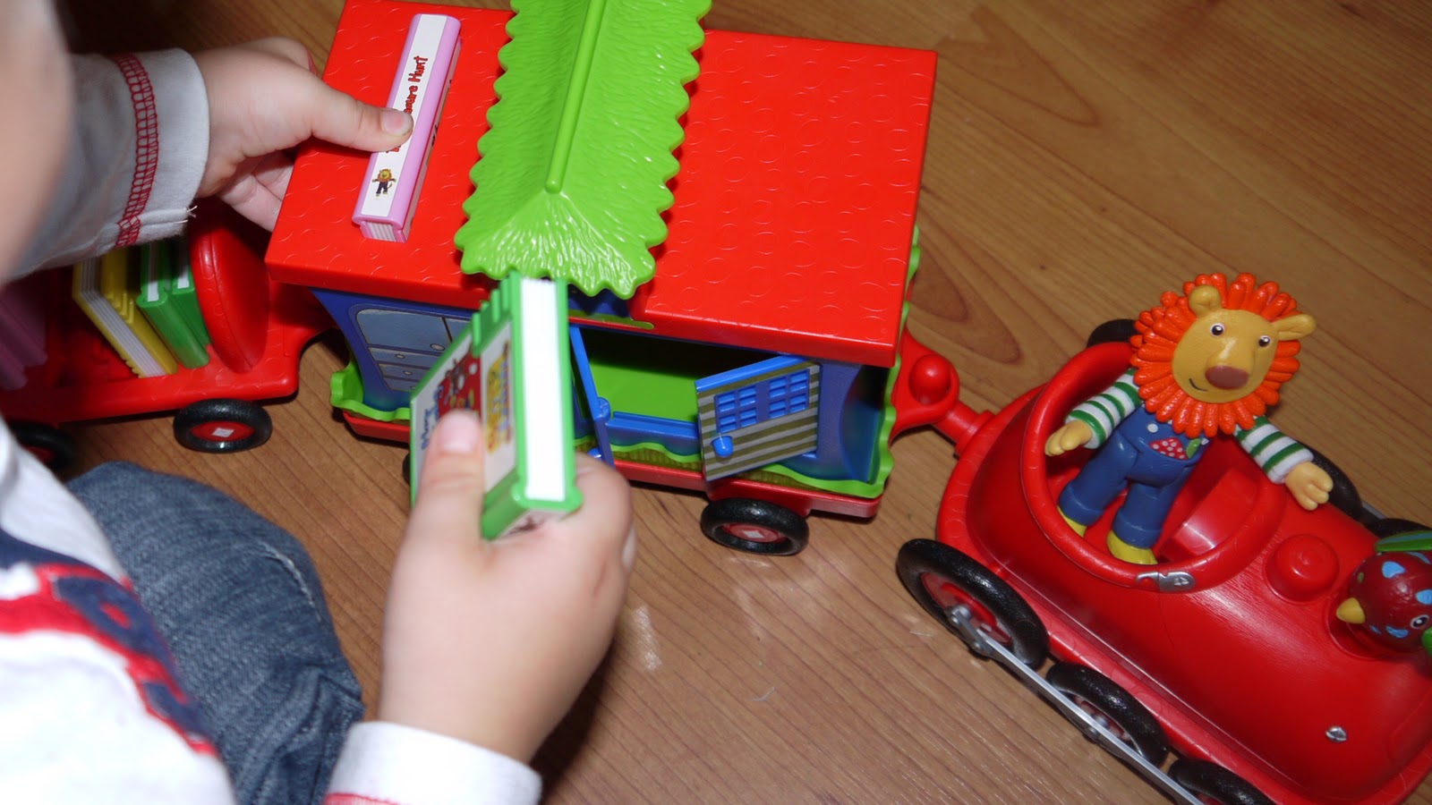 Inside the Wendy House: Driver Dan's Story Train