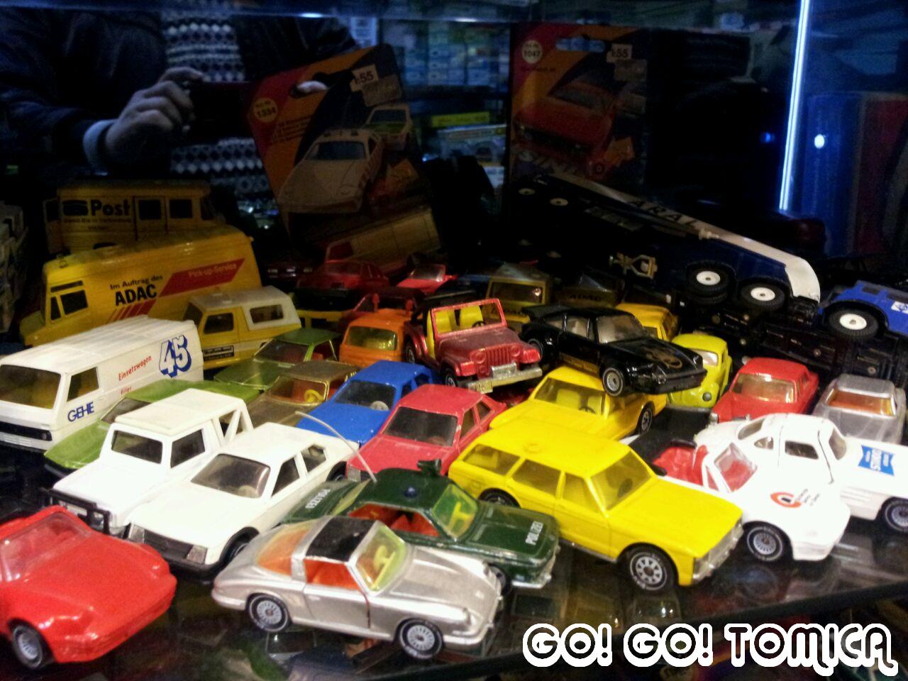Go! Go! Tomica: Goodies Old Toys