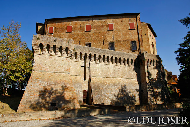 EDUJOSER: CASTILLO DE DOZZA (Italia)