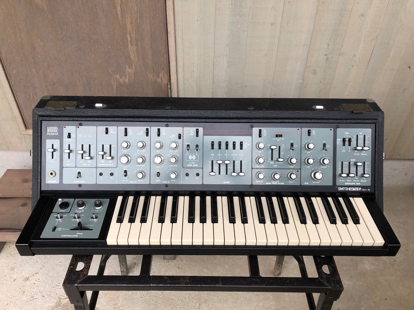 MATRIXSYNTH: Roland SH-5 monophonic synthesizer