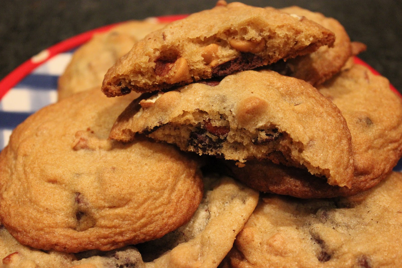 Mommy 'Til Midnight: Sweet Tooth Sunday-Chocolate PB Pretzel Cookies