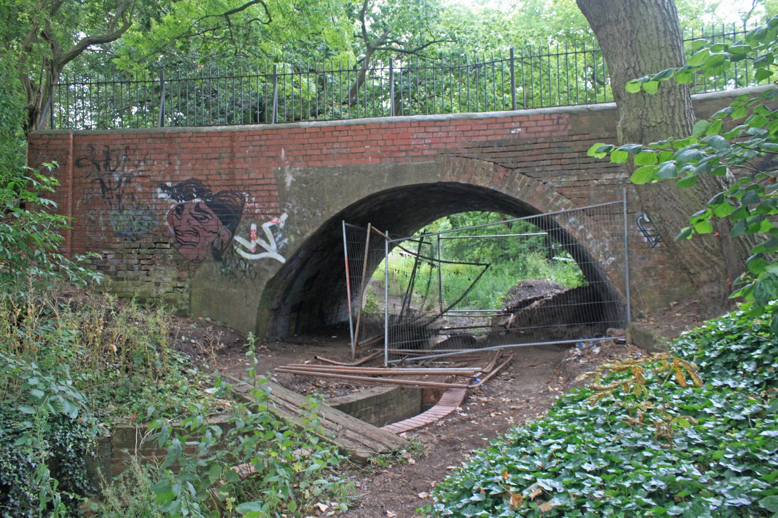 Captain Ahab's Watery Tales: Lapal Canal - Selly Oak