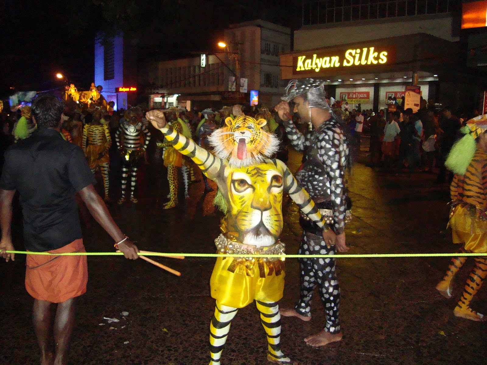 KERALA HOLIDAYS 4 U: Puli Kal also known as Kaduvakali is a colorful ...