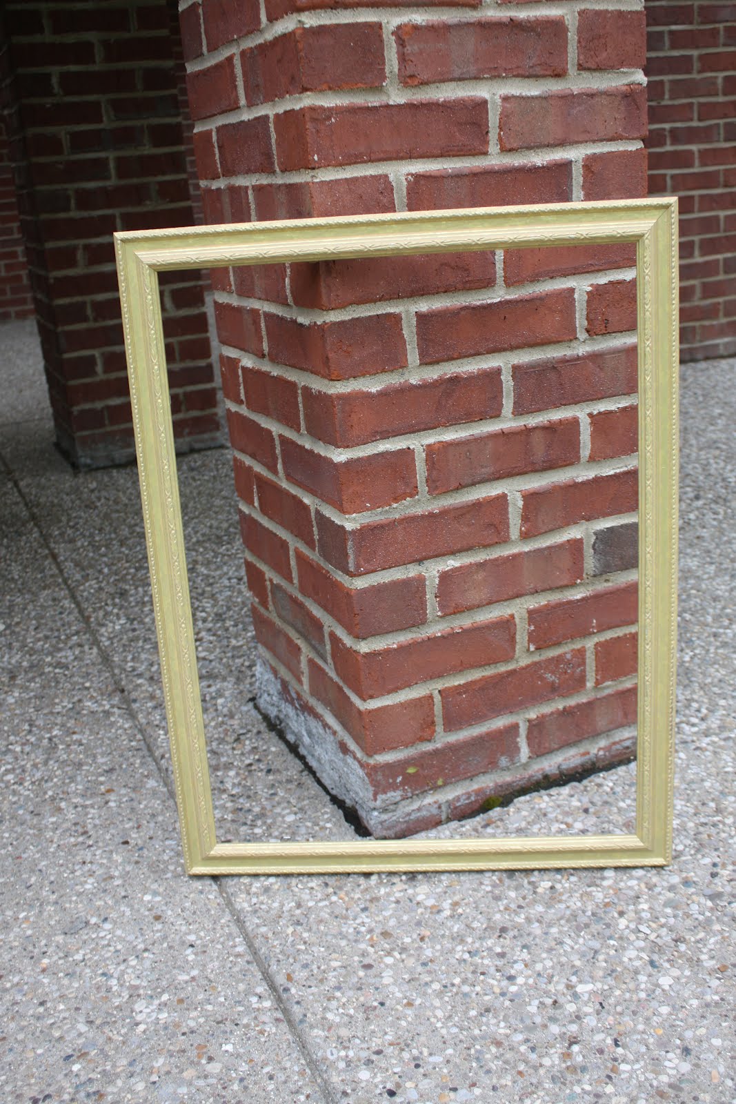 Finding Joy in the Chaos....: A Little Spray Paint Action...