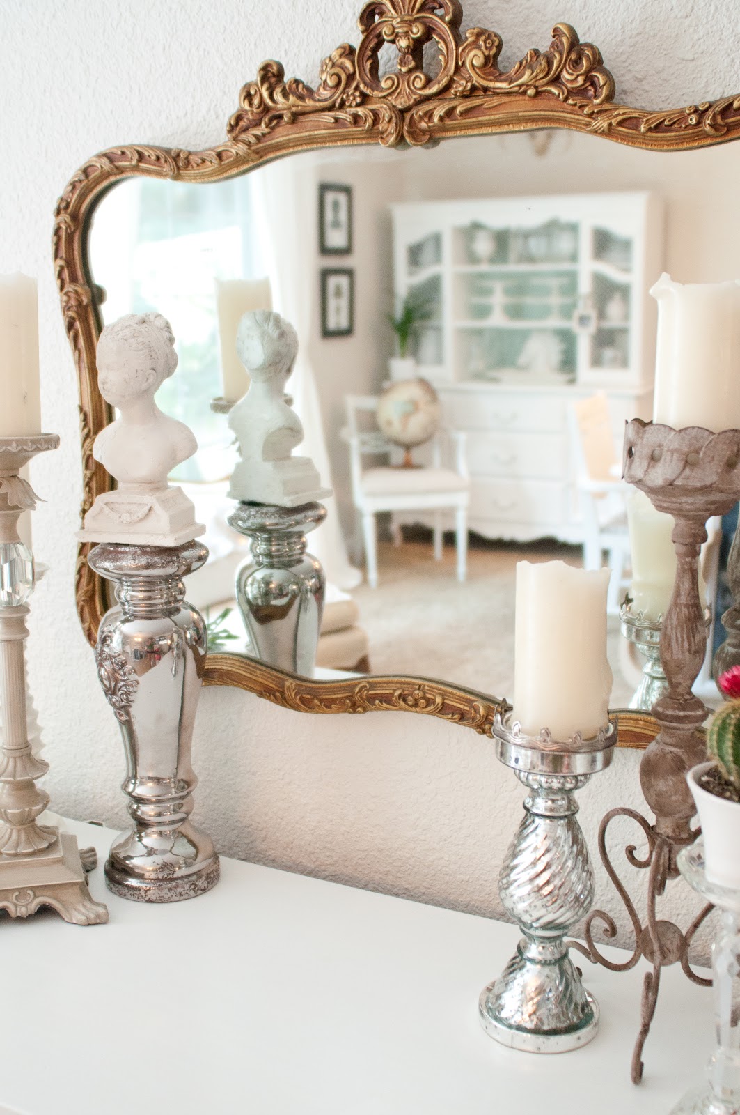 Domestic Fashionista: Almost White Dining Room