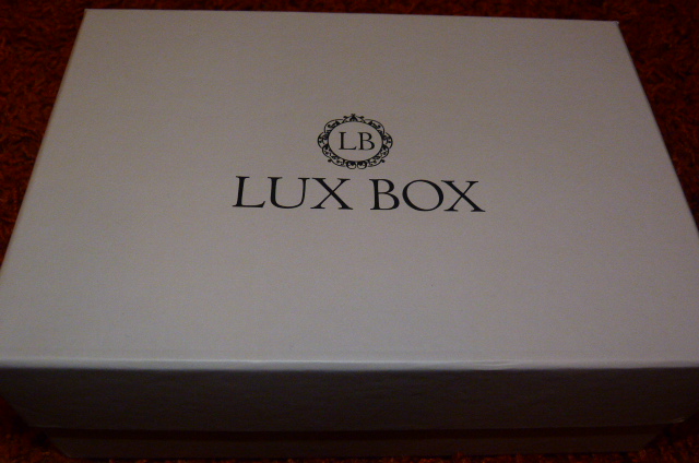 Cosmetic Fanatic: First Lux Box **SPOILER ALERT**