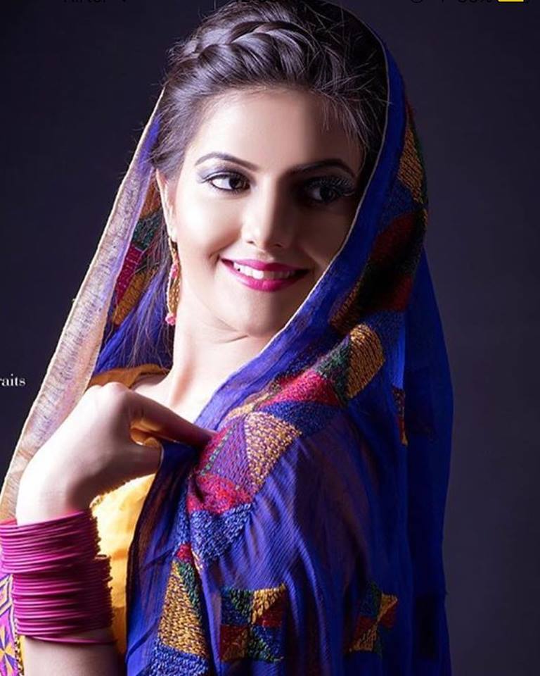 ItsWorldBook: Real Punjabi Beautiful Girls Cute Photos