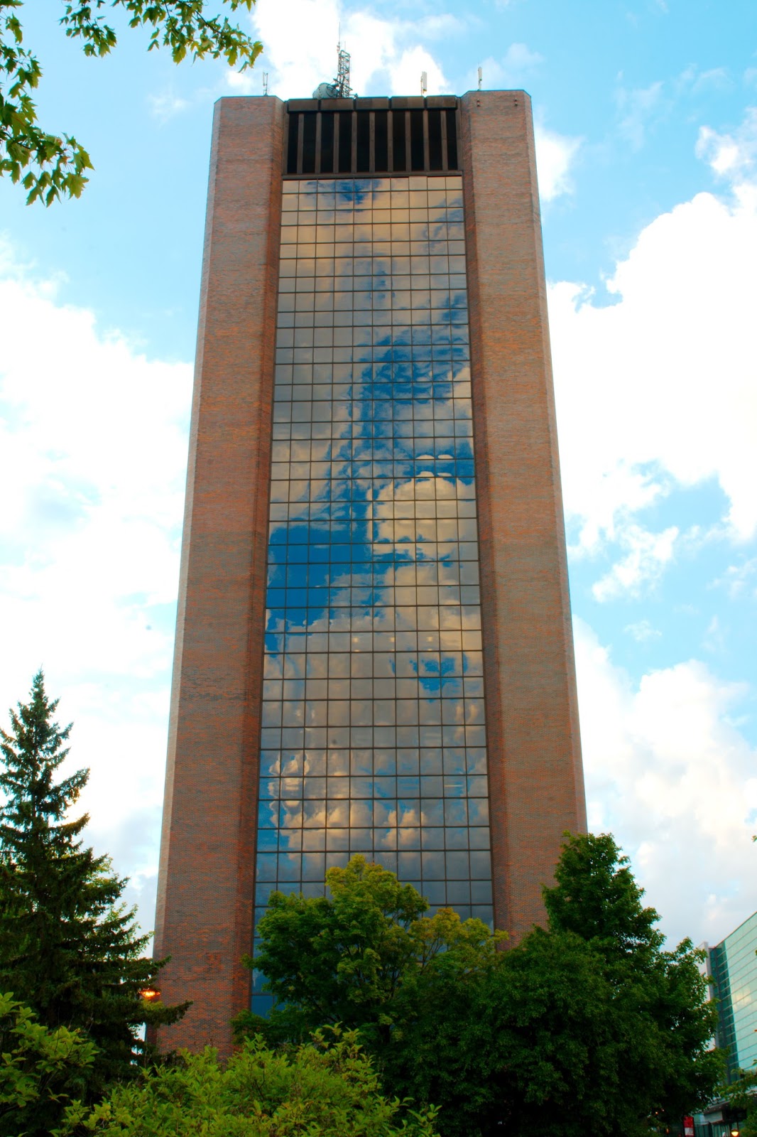 The Brown Knowser: Dunton Tower