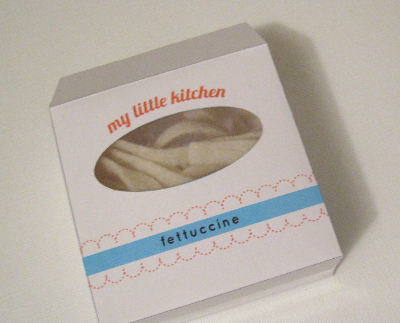 Yellow Mums: Freebie Friday: Pretend Pasta Box