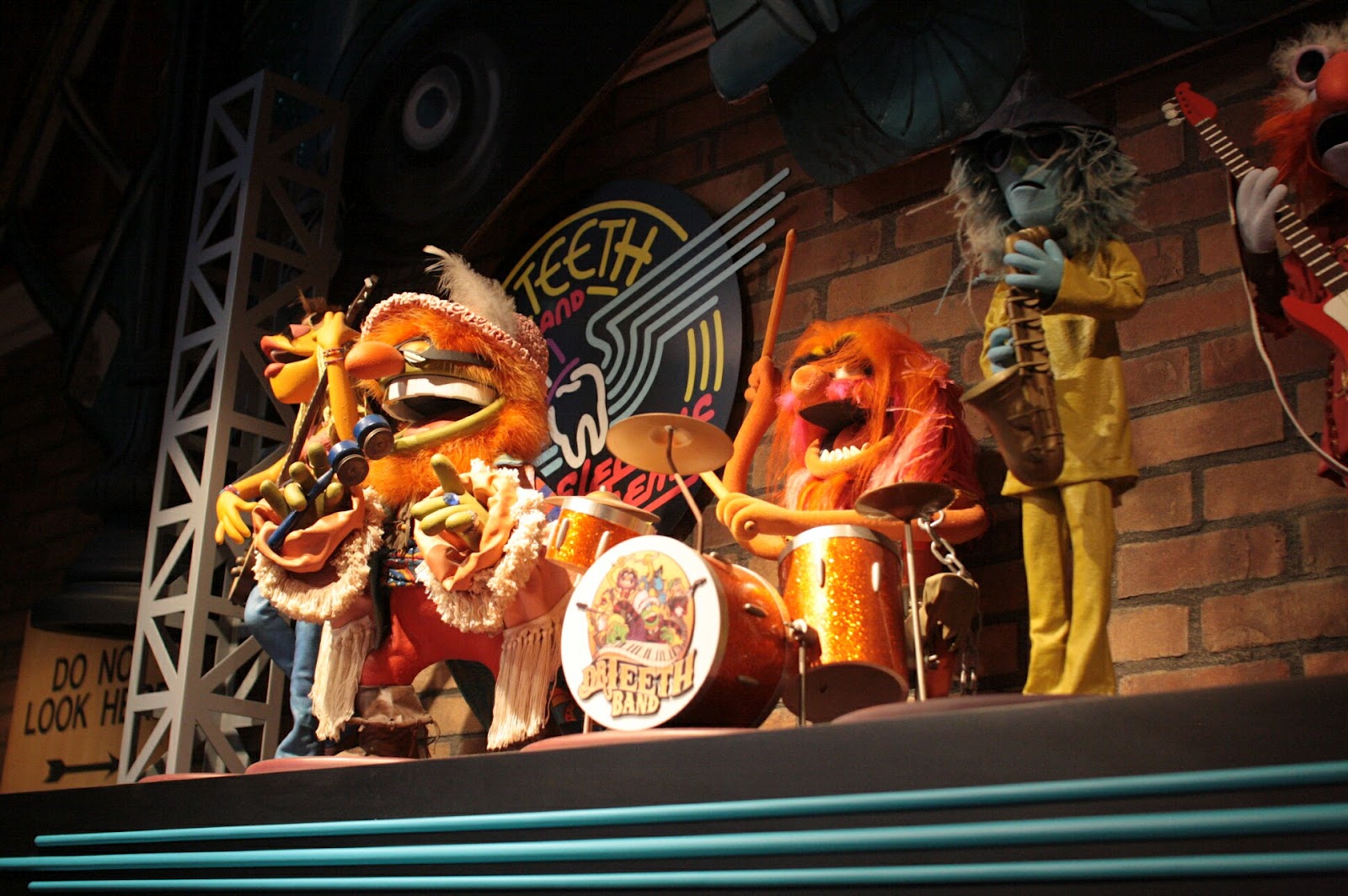 Ultimate Orlando Blog: New Muppet Display at Stage 1 Store (pics)