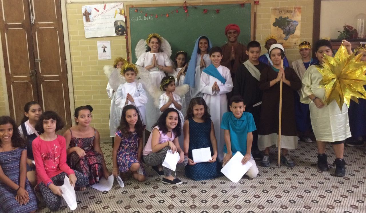 Crianças e adolescentes celebram nascimento de Jesus com Folia de Natal ...