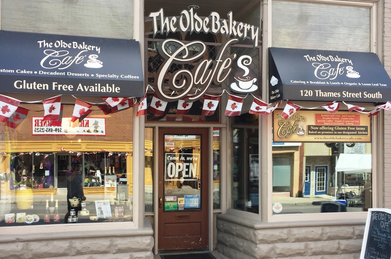 Mimi's Cake Tour: The Olde Bakery Cafe